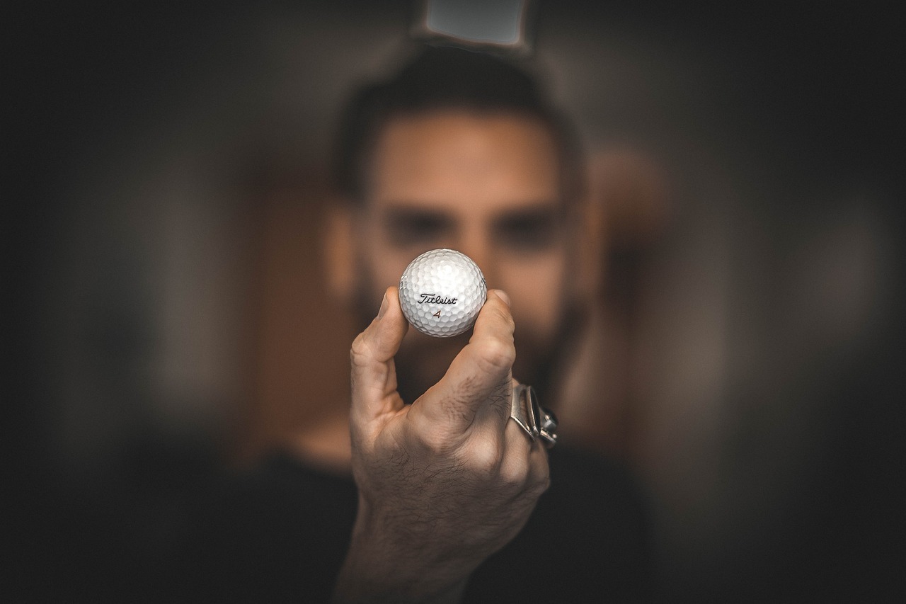 The Ultimate Guide To A Titleist Golf Ball Fitting? - SportsBallStu